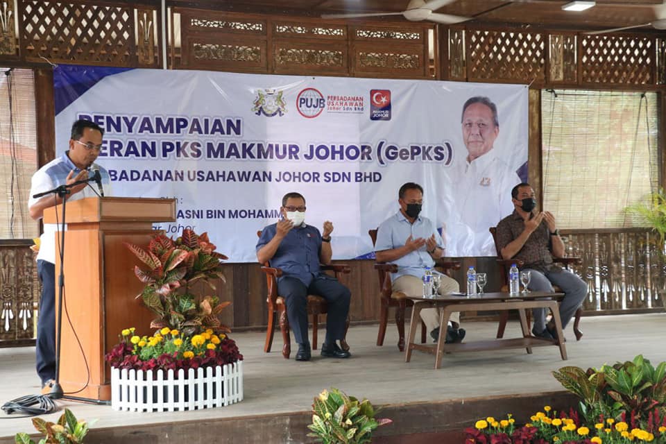 Penyampaian GePKS telah disempurnakan oleh YAB Dato' Haji Hasni bin ...